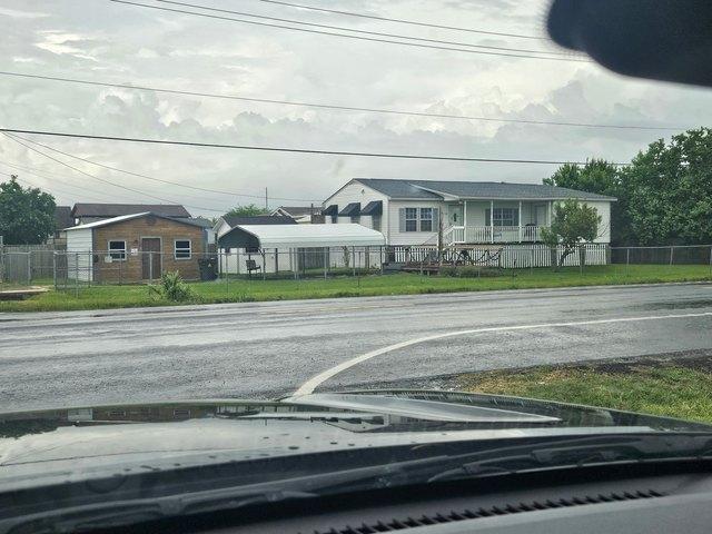 208 13th St, Dickinson, TX 77539