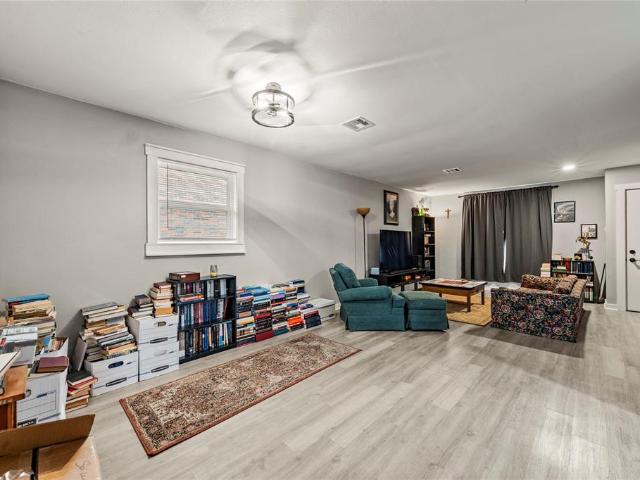 208 212 Queen Drive