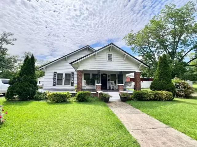 208 2ND ST NW, REFORM, AL 35481