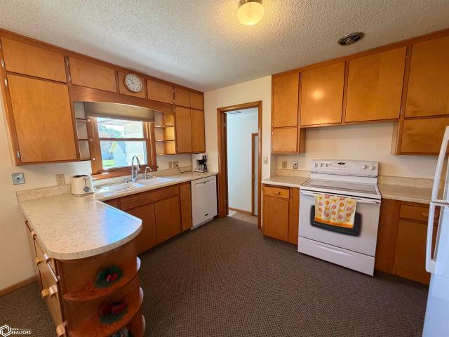 208 7th Street SE