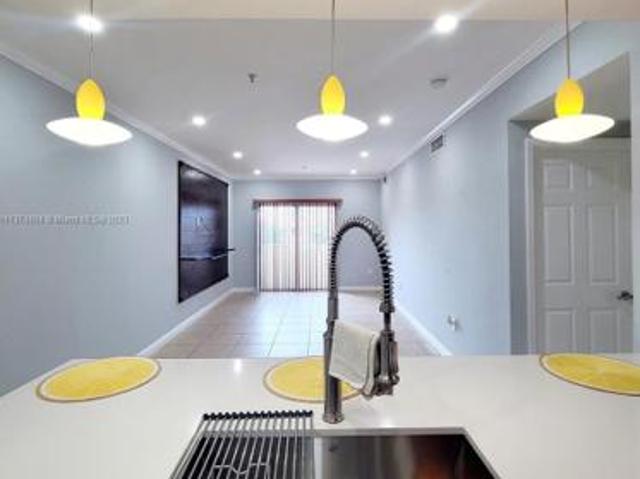 208 47th Ave NW #203, Miami, FL 33126