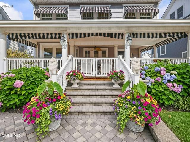 208 4th Avenue