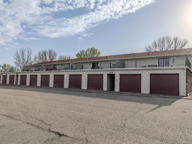 208 5th St NW Apt B, Dilworth, MN 56529
