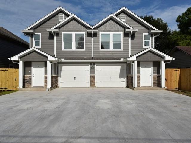 208 5th St Unit B, Nederland, TX 77627