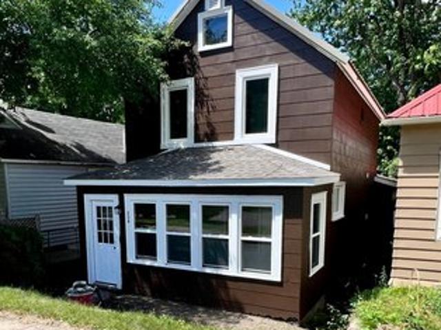 208 6th Ave, Bovey, MN 55709
