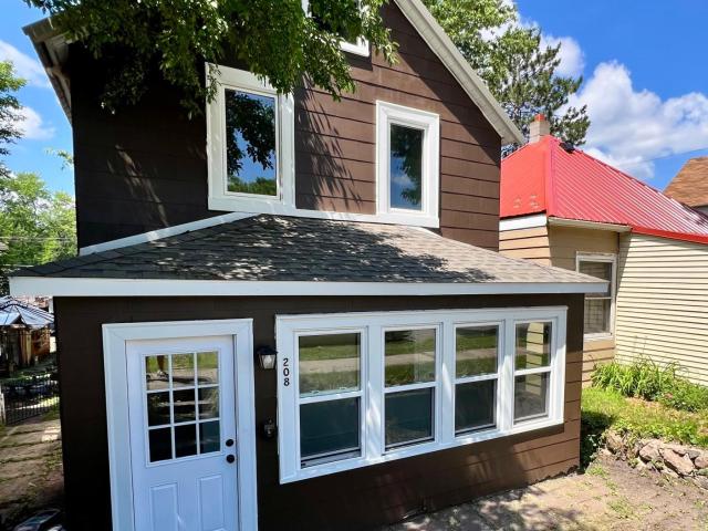 208 6th Avenue