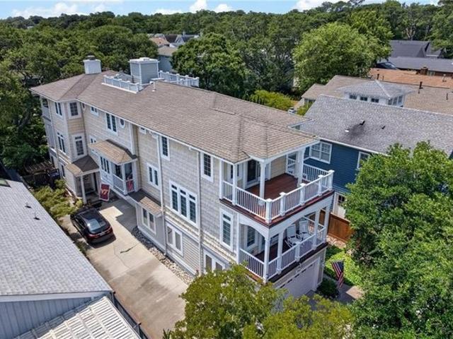 208 77th St Unit A, Virginia Beach, VA 23451