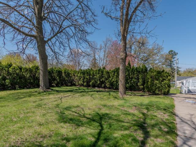 208 9th Street SE