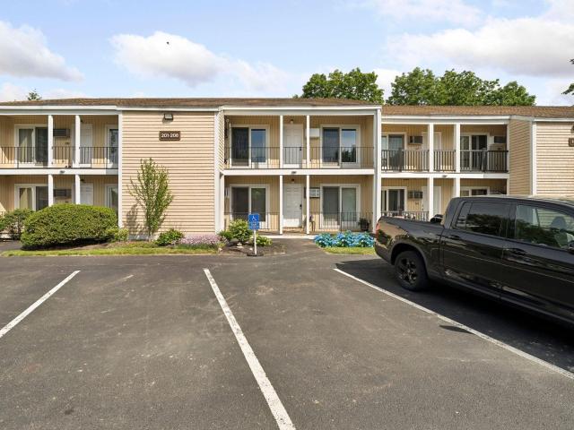 208 Cocheco Court