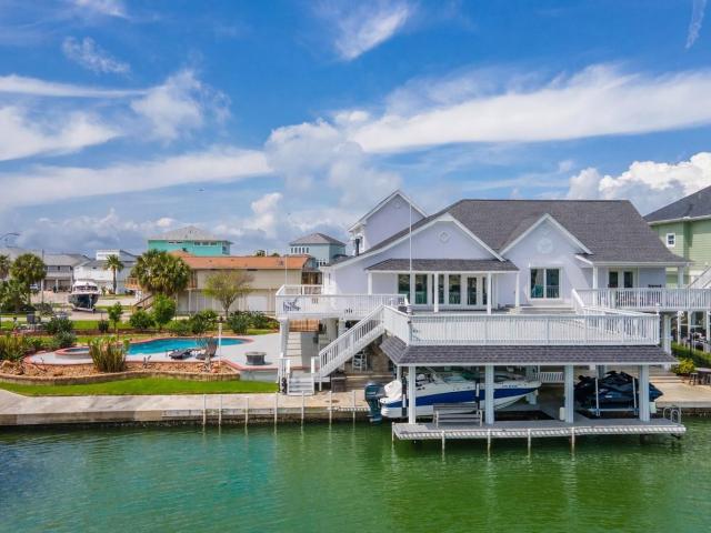 208 Coconut Street