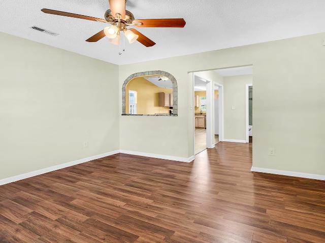 208 Coppersmith Ln