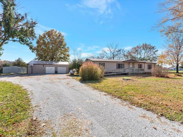 208 Carter Rd, Sparta, MO 65753
