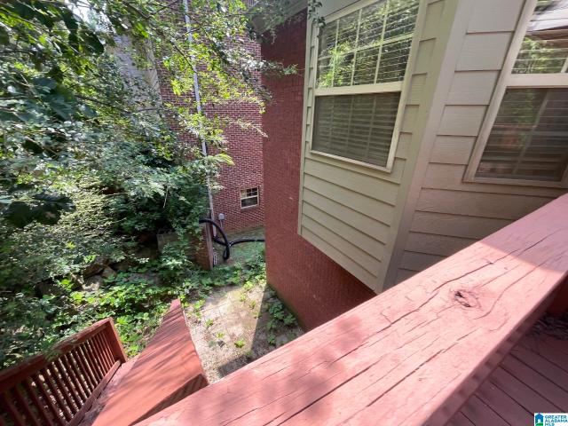 208 Castlehill DRIVE