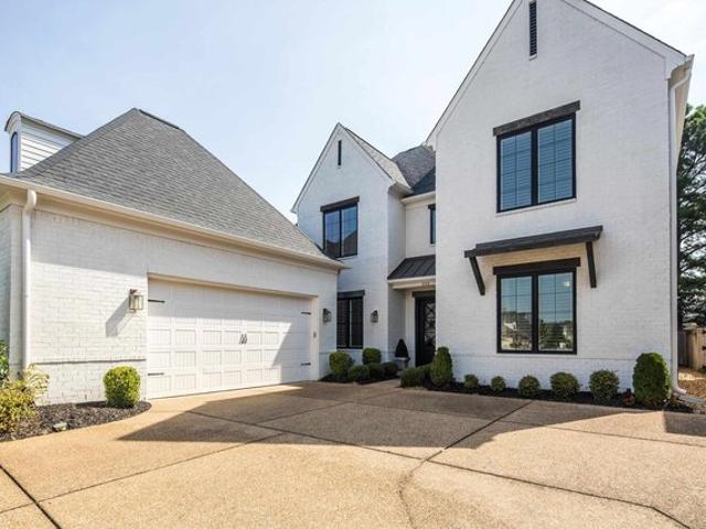 208 Chadwick Woods Ln, Collierville, TN 38017