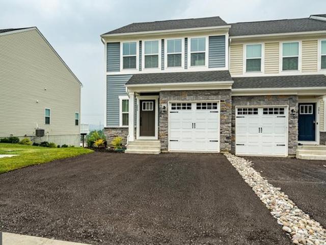 208 Chase Dr, Downingtown, PA 19335