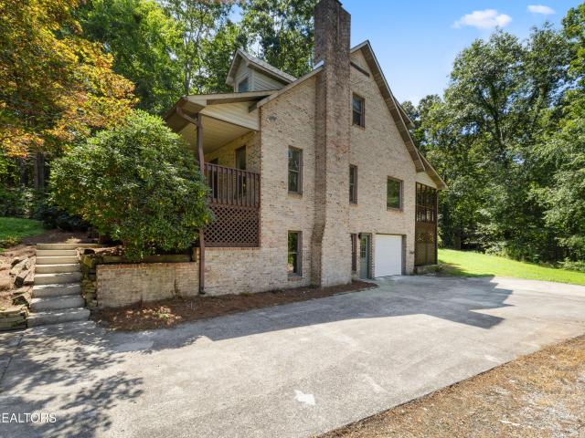 208 Chestnut View Drive