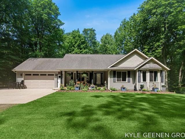 208 Chicago Ave, Holland, MI 49424