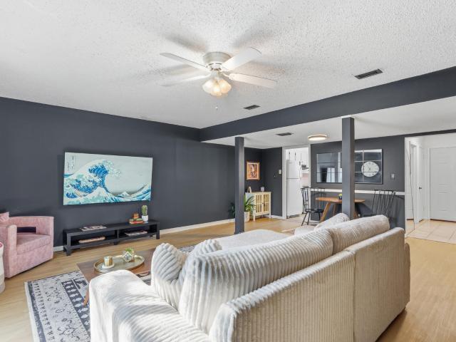 208 Cloverdale Blvd, Unit 8, Fort Walton Beach, FL 32547 | MLS #995391 | Compass