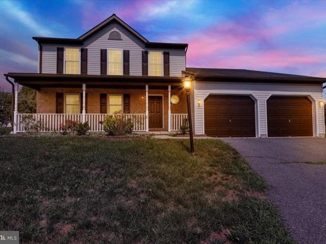 208 Crystal Cir, Birdsboro, PA 19508