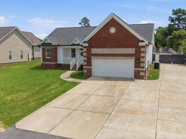 208 Crestwood Arch Way