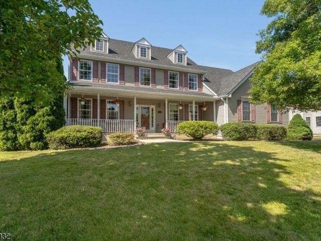 208 Curtis Ct, Greenwich Township, NJ 08886