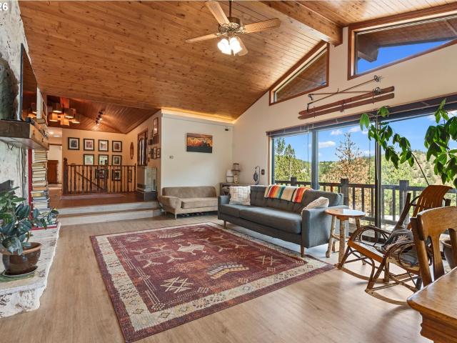 208 adam dr