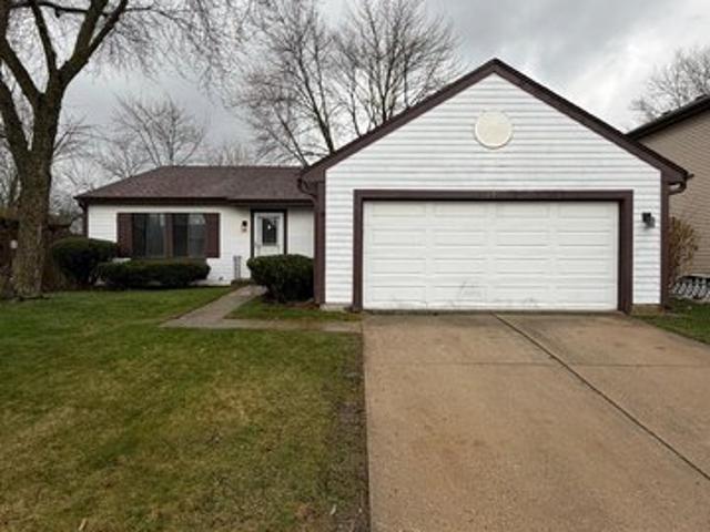 208 Albert Dr, Vernon Hills, IL 60061