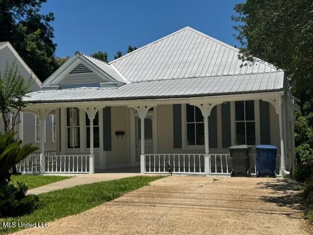 208 Arlington Ave, Natchez, MS 39120 | MLS #4119 | Compass