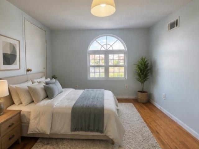 208 Astor St