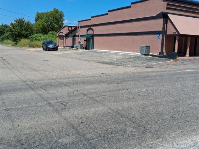 208 Avenue 2 SE
