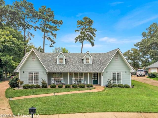 208 Boxwood Cir, Brandon, MS 39047