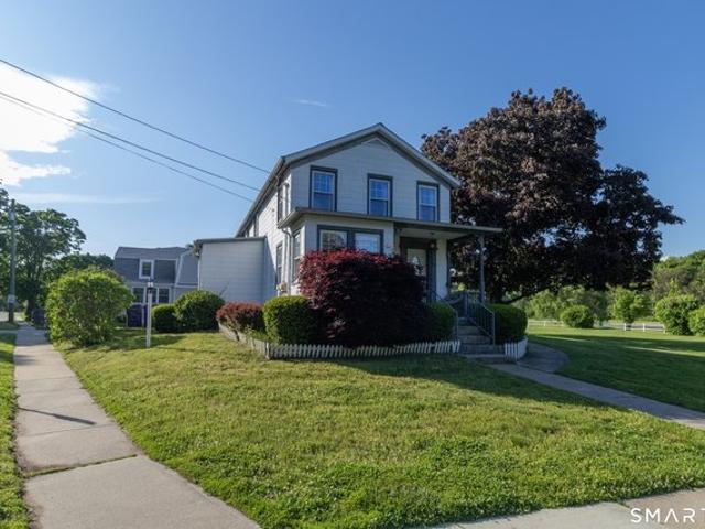 208 Boston St, Guilford, CT 06437