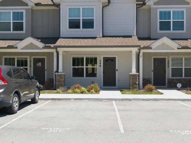 208 Bell Forge Ct