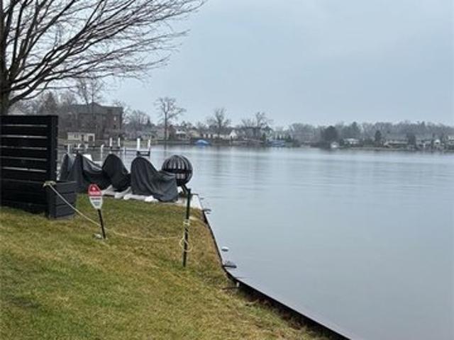 208 Brittain Dr, Lake Orion, MI 48362