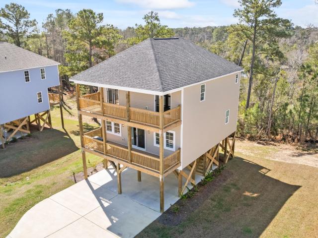 208 Broadleaf Drive