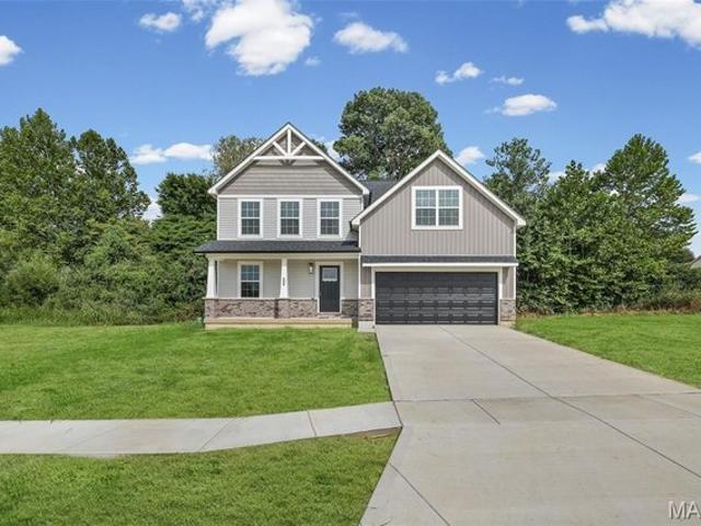 208 Bunkum Woods Dr, Fairview Heights, IL 62208