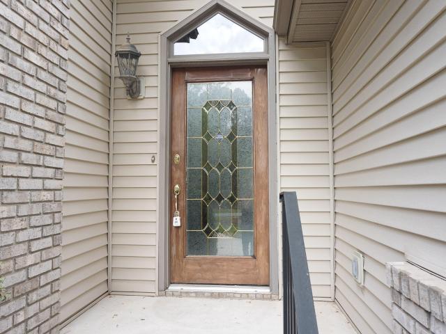 208 Bush Court