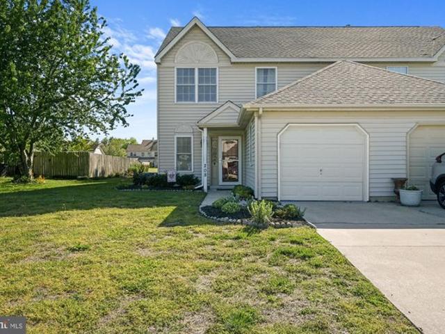 208 Grinding Wheel Dr, Dover, DE 19904