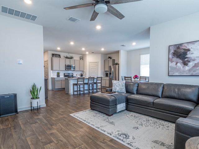 208 Grns Byu Trl, Hutto, TX 78634 | MLS #3721