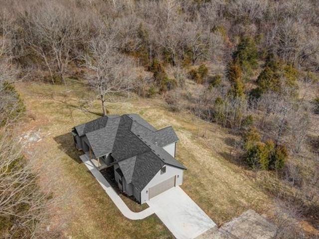 208 Danalia Dr, Marshfield, MO 65706