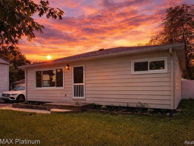 208 Devonshire St, Ypsilanti, MI 48198