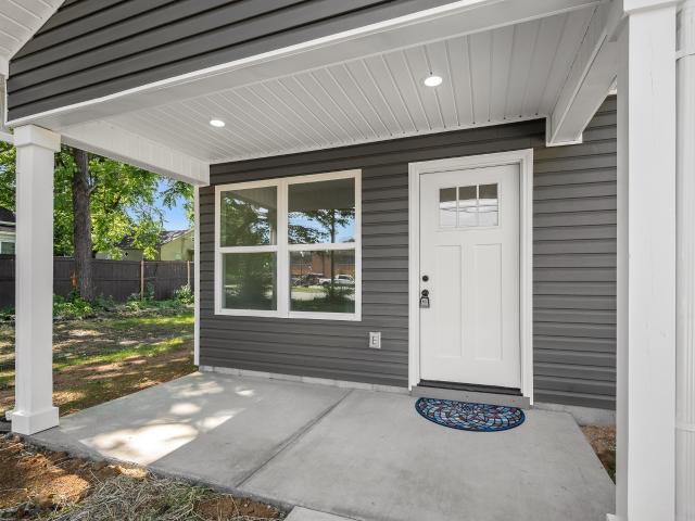 208 decherd street w