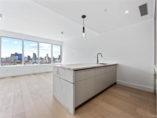 208 Delancey Street PH3