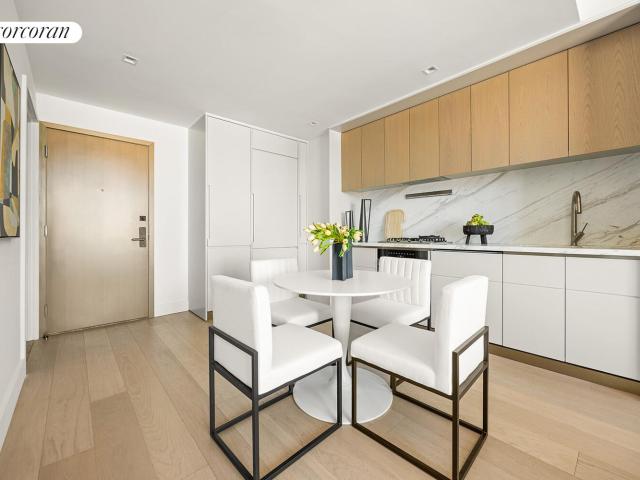 208 DELANCEY Street 10D