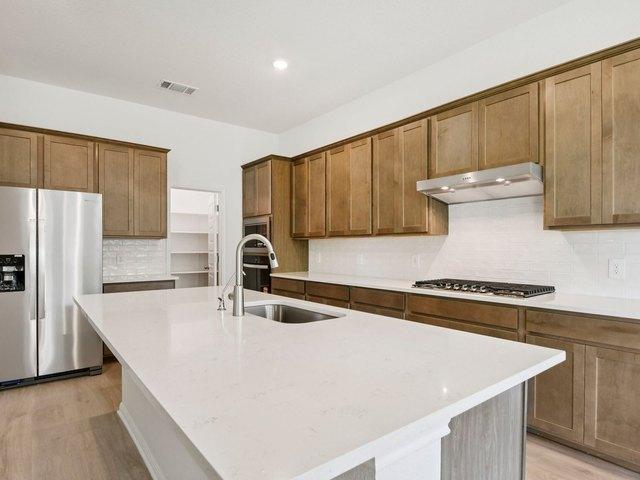 208 Divisadero Dr, Hutto, TX 78634