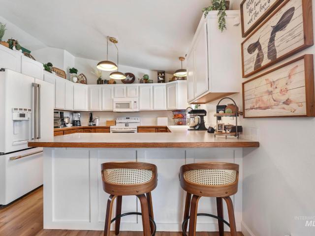 208 Diamond Dr