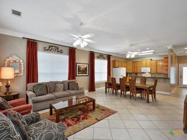 208 E 20th St, Cameron, TX 76520