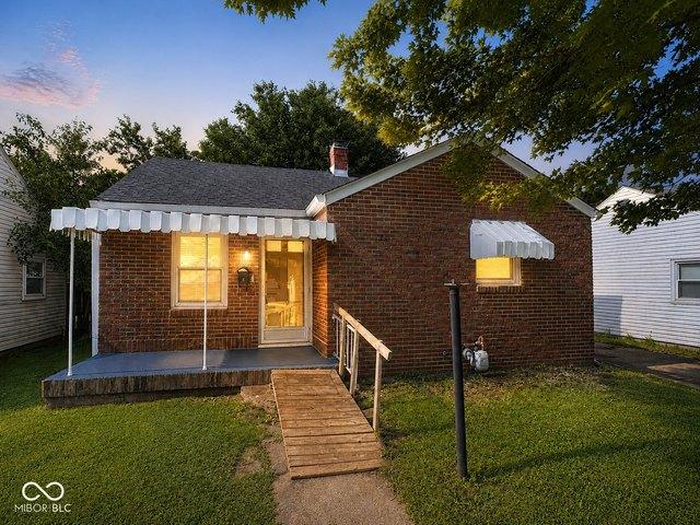 208 E 35th St, Anderson, IN 46013