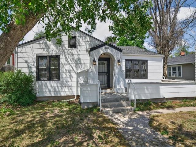 208 E 3rd Ave, Cheyenne, WY 82001