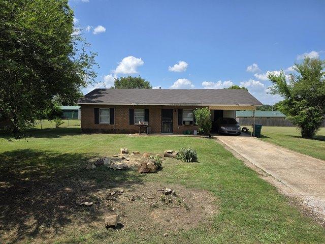 208 E Wheeler Ave, Okolona, MS 38860